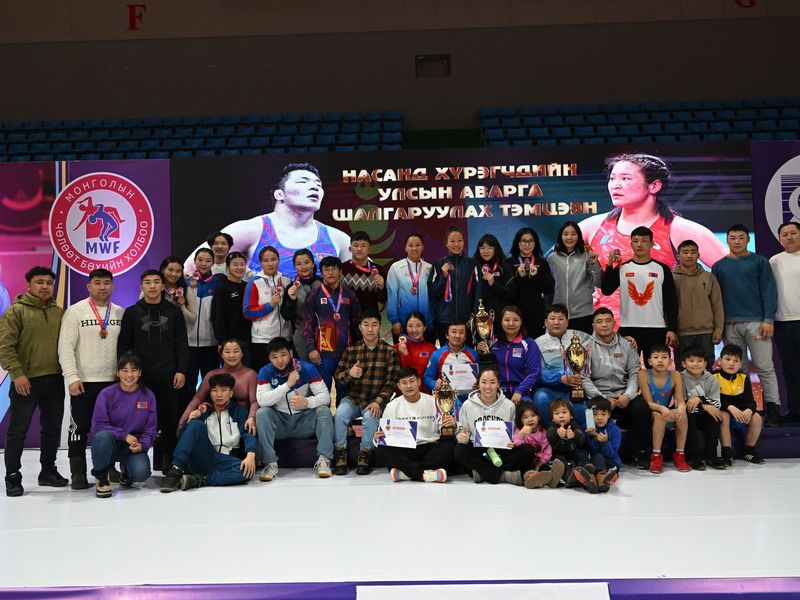 Чөлөөт бөхийн 2024 оны УАШТ д Алдар спорт хорооны тамирчид багийн дүнгээр тэргүүлэв